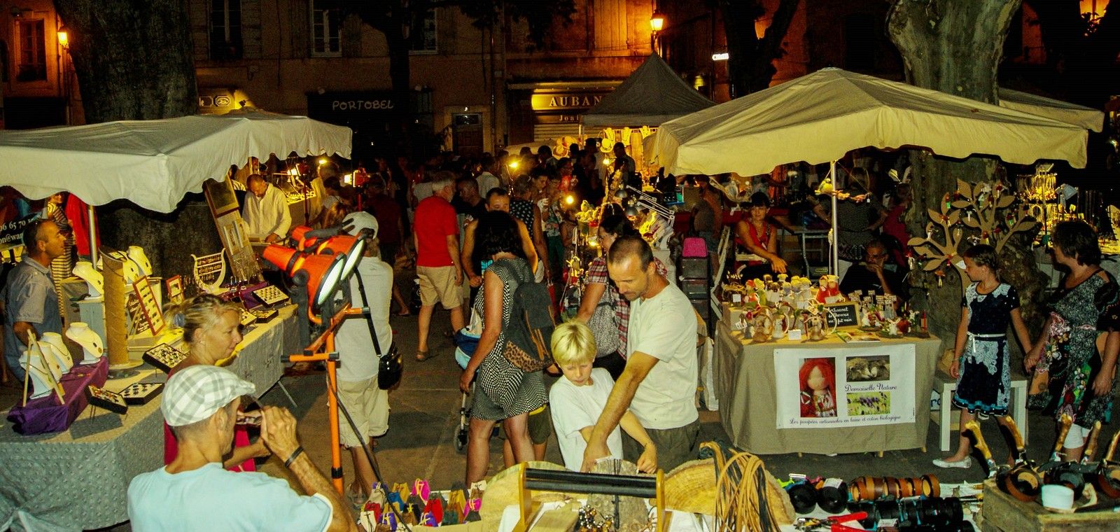 Marché nocturne en Provence, les marchés de nuit dans les Bouches du ...
